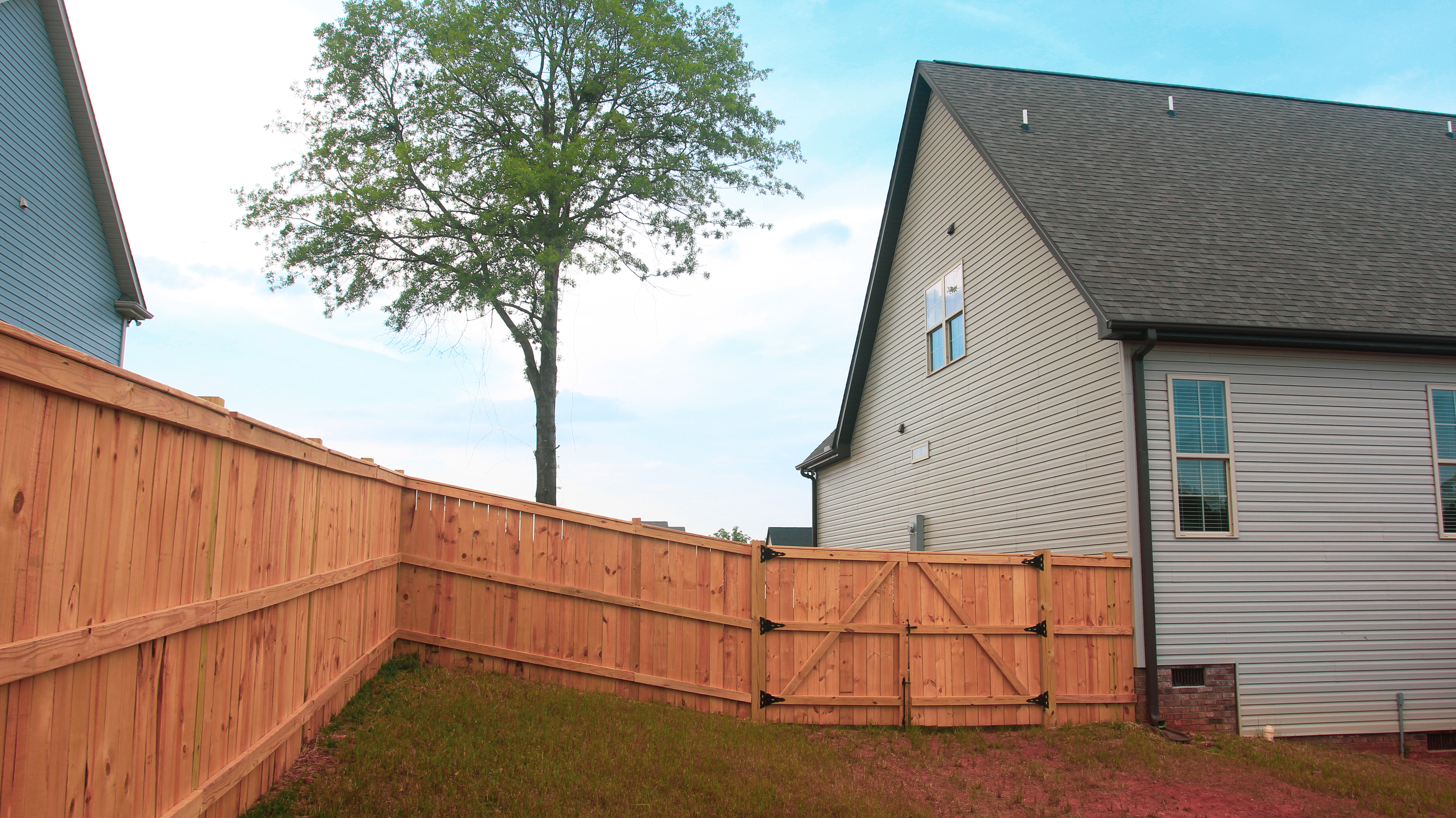 LionFenceCorp – Quality service that you can trust!
